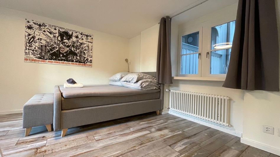 Room 8